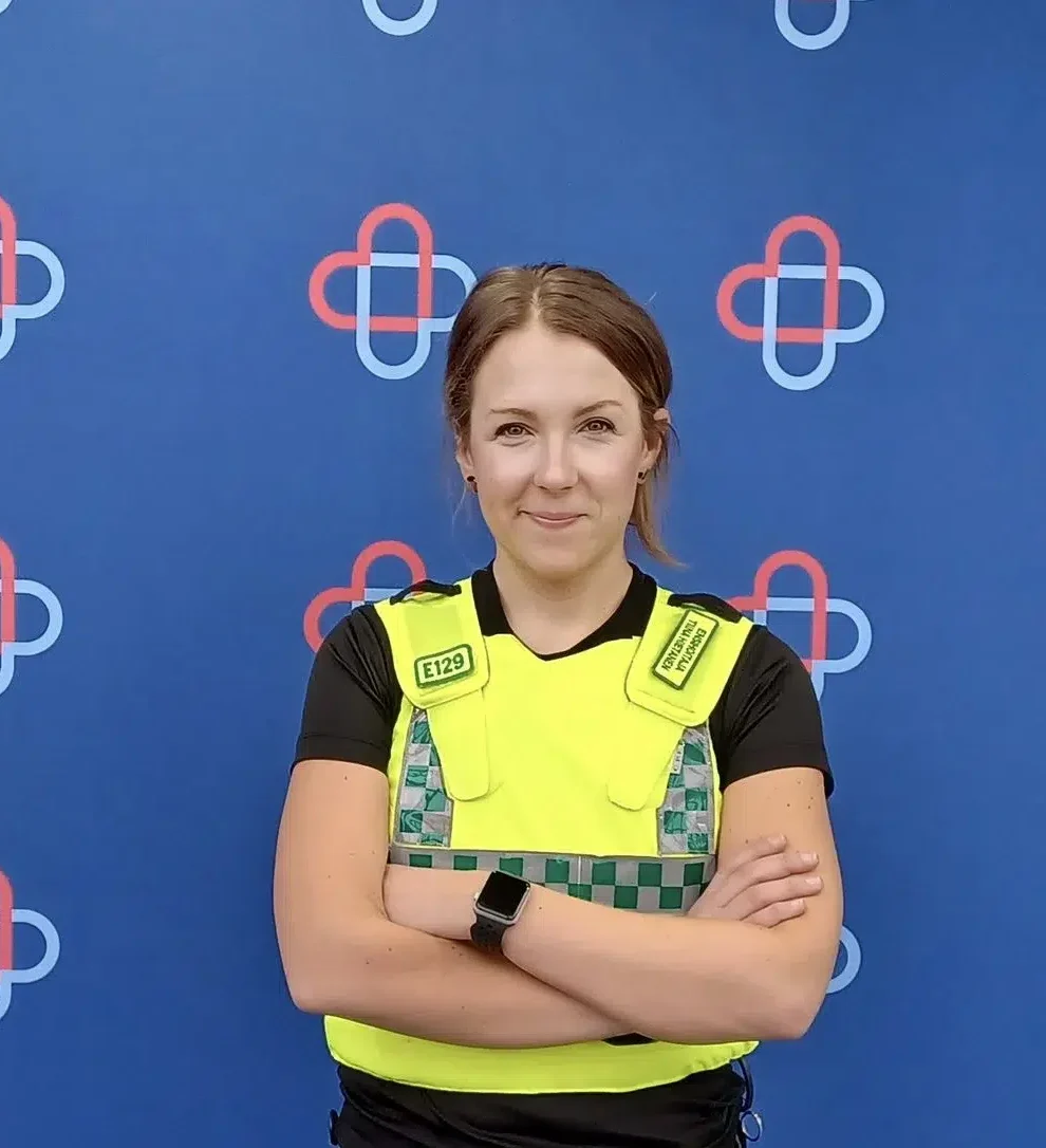 Ensihoitaja Tiina arvostaa ammattilaisten tiimipeliä ja nimeää ...